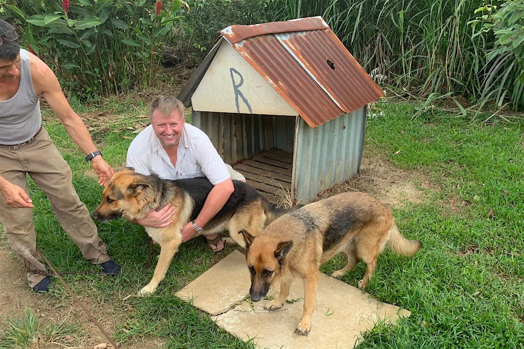 Meteorite dog – Buseck Center for Meteorite Studies